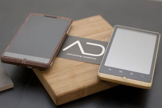 Το είδαμε κι αυτό: Android smartphone φτιαγμένο από μπαμπού! - XBLOG.GR