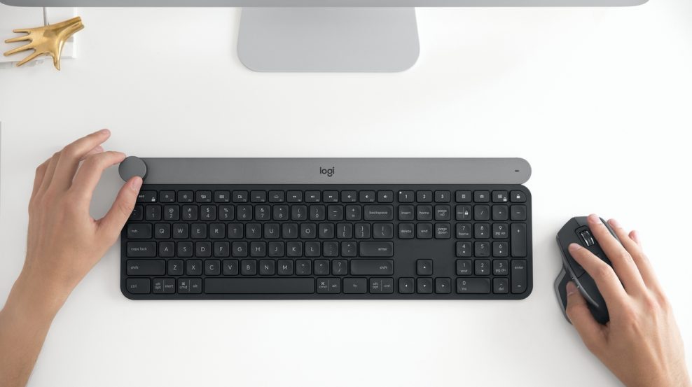 Το πληκτρολόγιο Logitech Craft φέρνει το “Surface Dial” στις μάζες (βίντεο)
